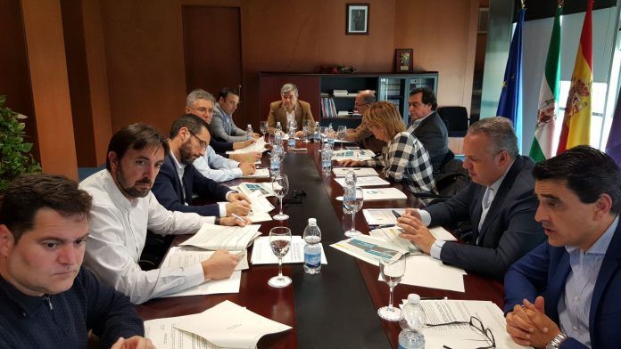 Arcgisa plantea cobrar más por el agua y la basura para reducir su déficit