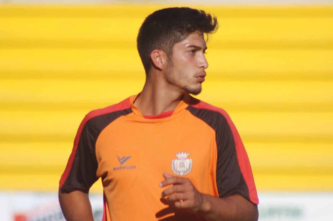 La UD Los Barrios da cinco bajas y ficha de nuevo al meta Pablo ...