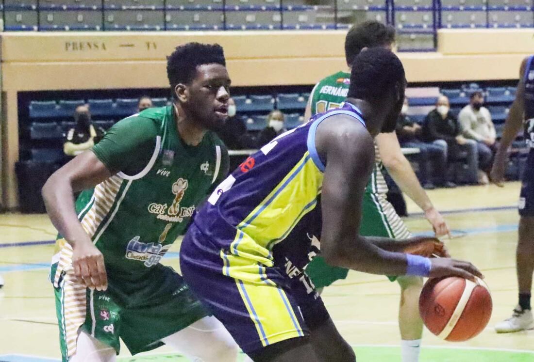 Amidou Bamba, pívot canadiense de 208 centímetros para el juego ...