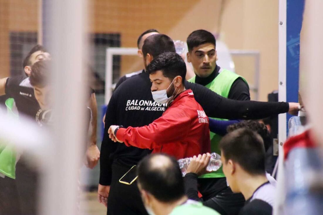 Alejandro Ledesma: "Lo de ser favoritos hay que demostrarlo en la cacha"