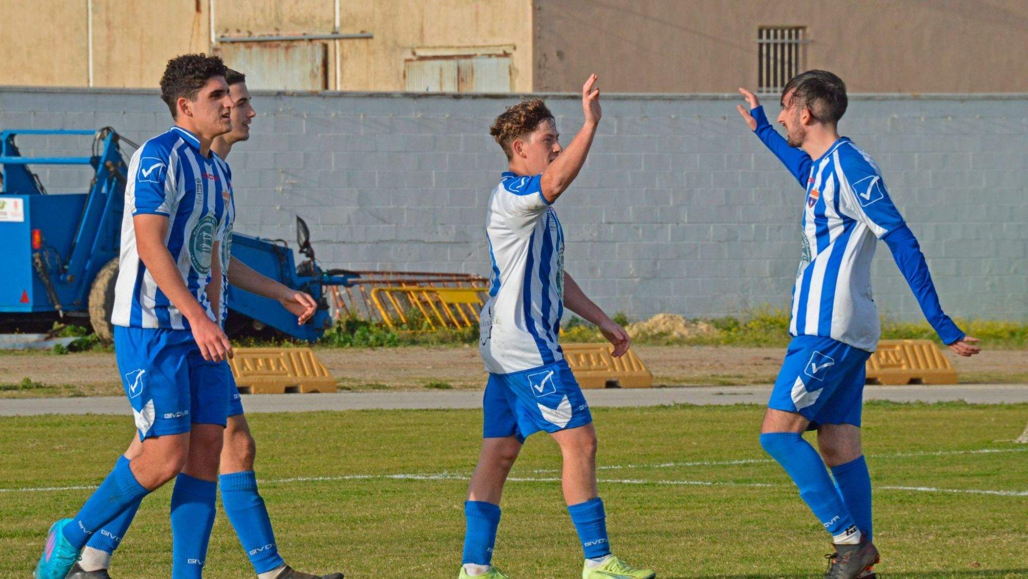 La UD Tarifa golea al Espera CF y mete presión al CD Olvera, al que visita el domingo