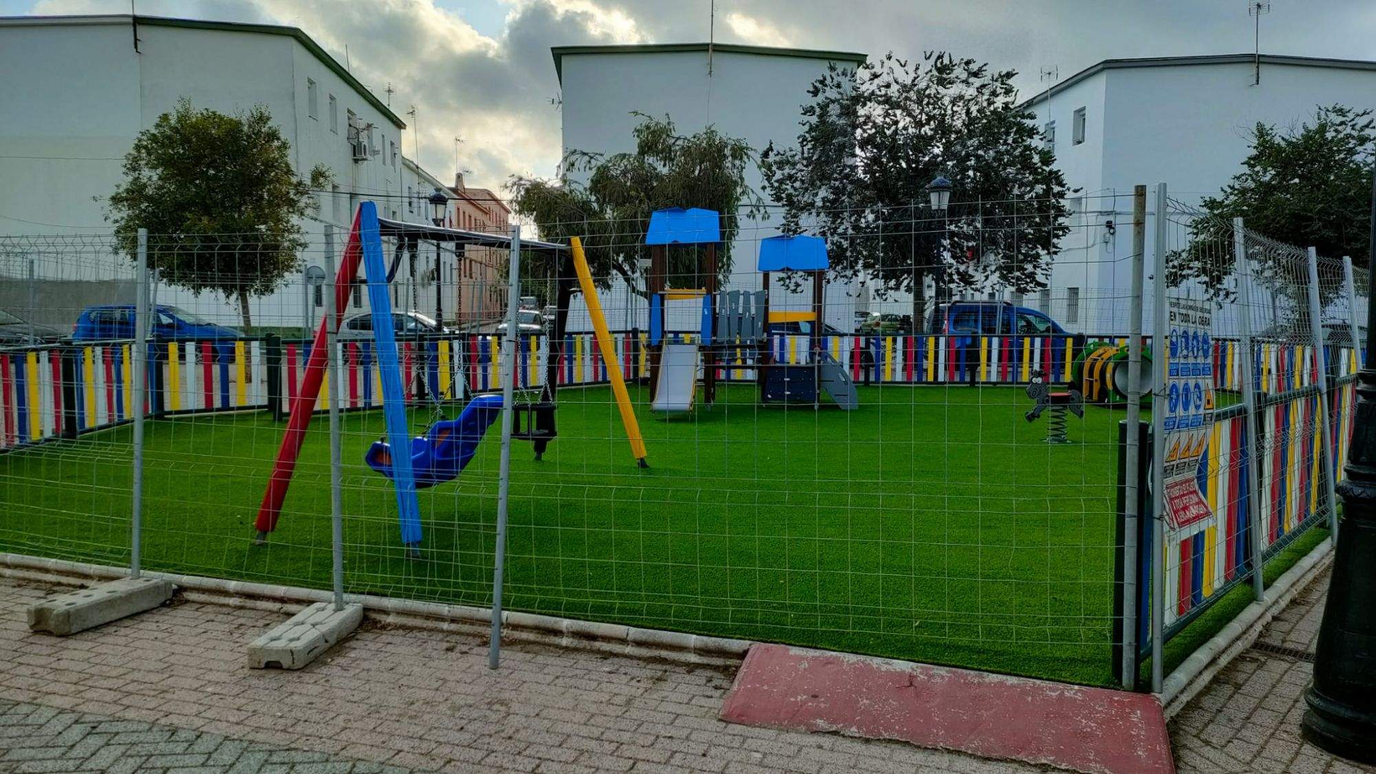 Cinco parques infantiles de Los Barrios, en su recta final de remodelación
