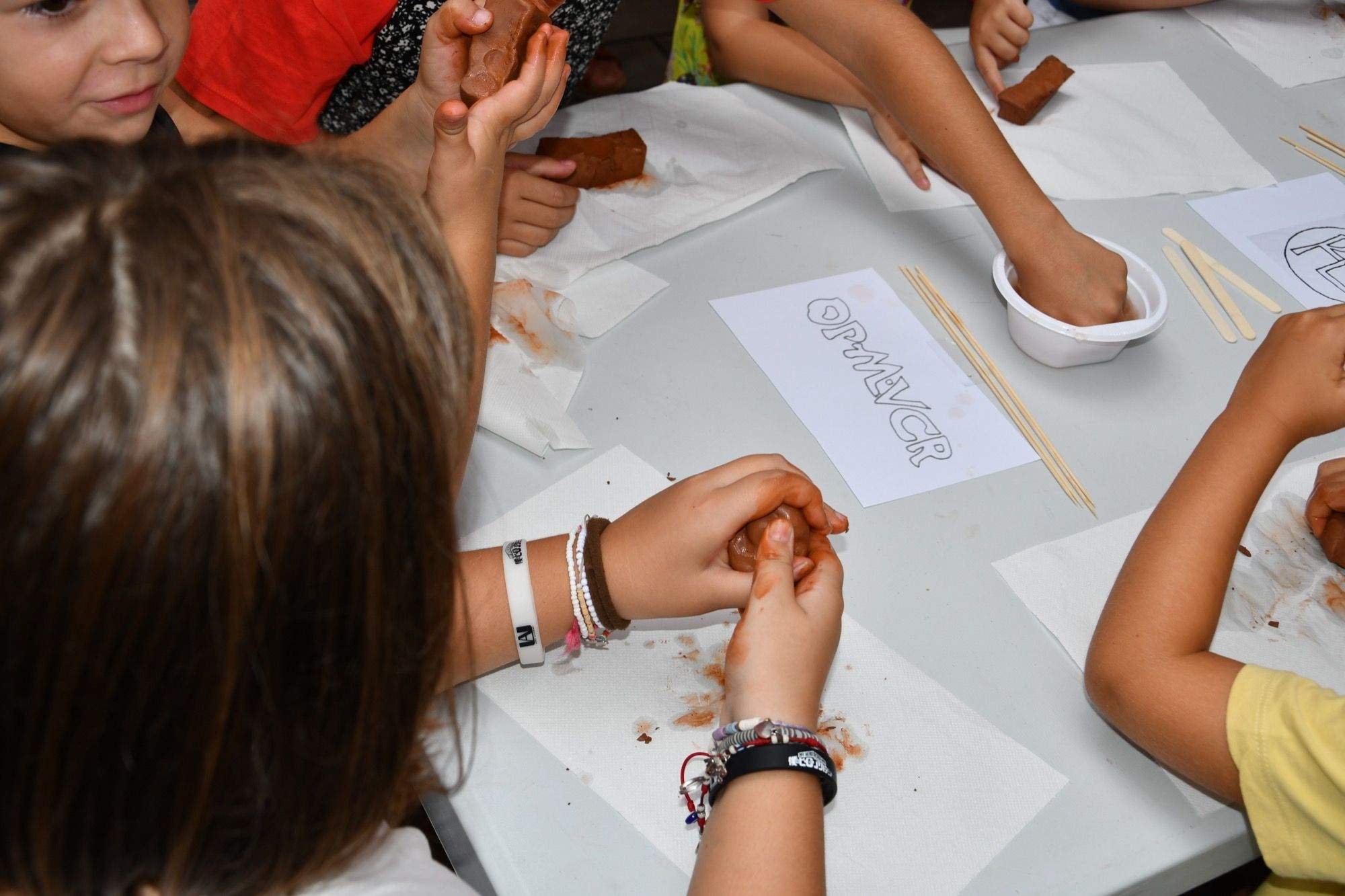 Éxito de participación en la actividad 'Pequeños alfareros', hoy ...