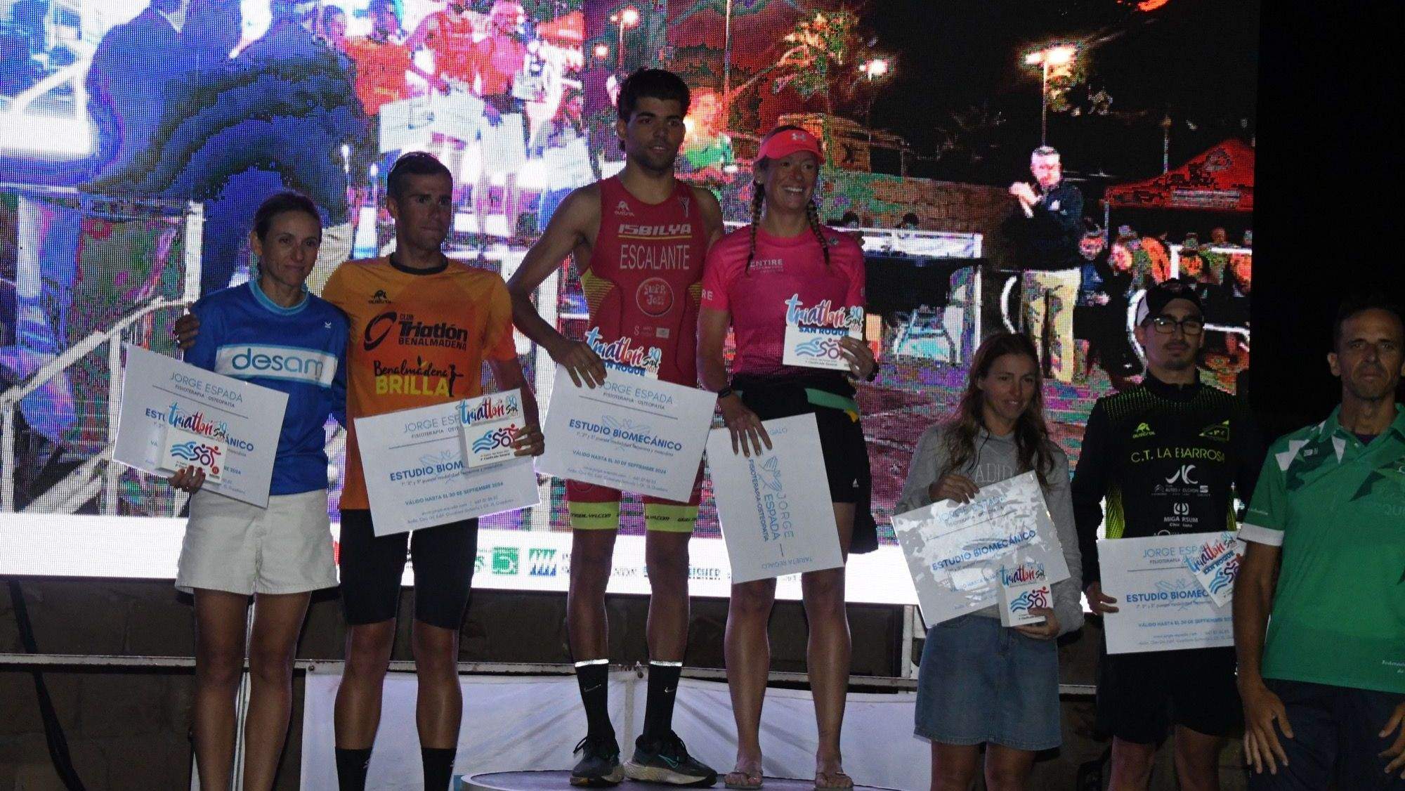 Eduardo Escalante y Nicky Bennett, ganadores absolutos del IX Triatlón ...
