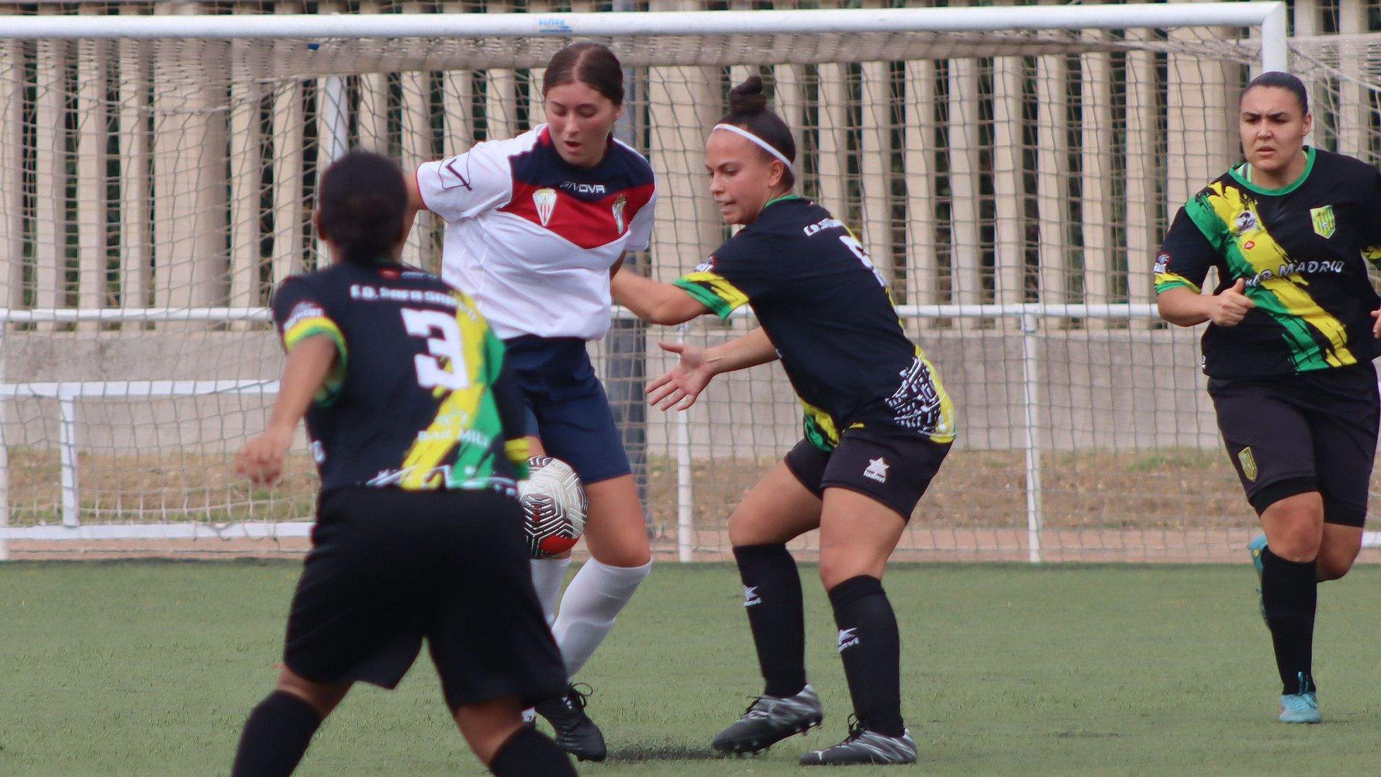 Las féminas del Algeciras CF siguen ganando, aunque sufren ante el Safa San Luis (4-3)