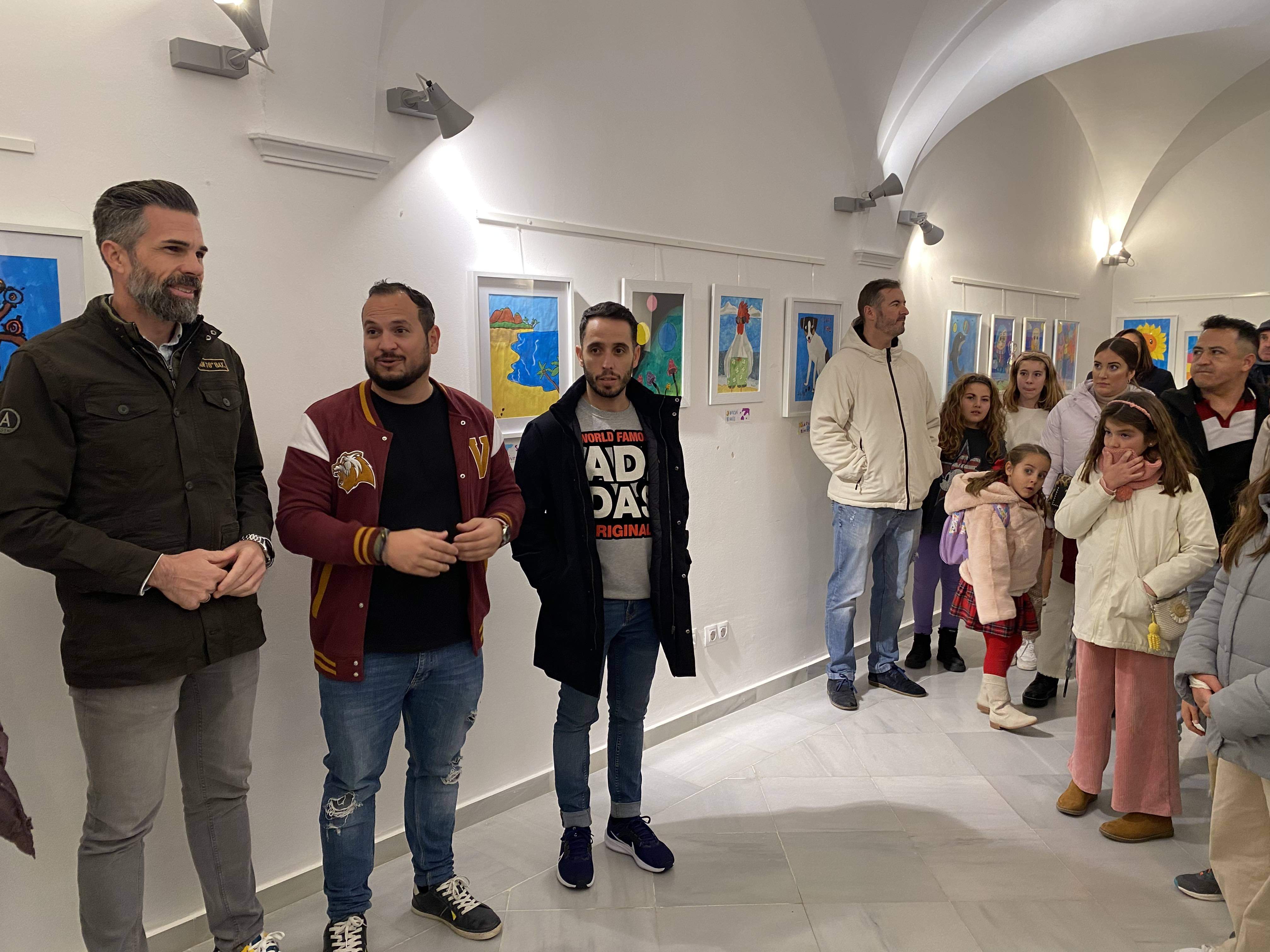 Inaugurada la muestra del taller de pintura infantil de Valentín Rivera