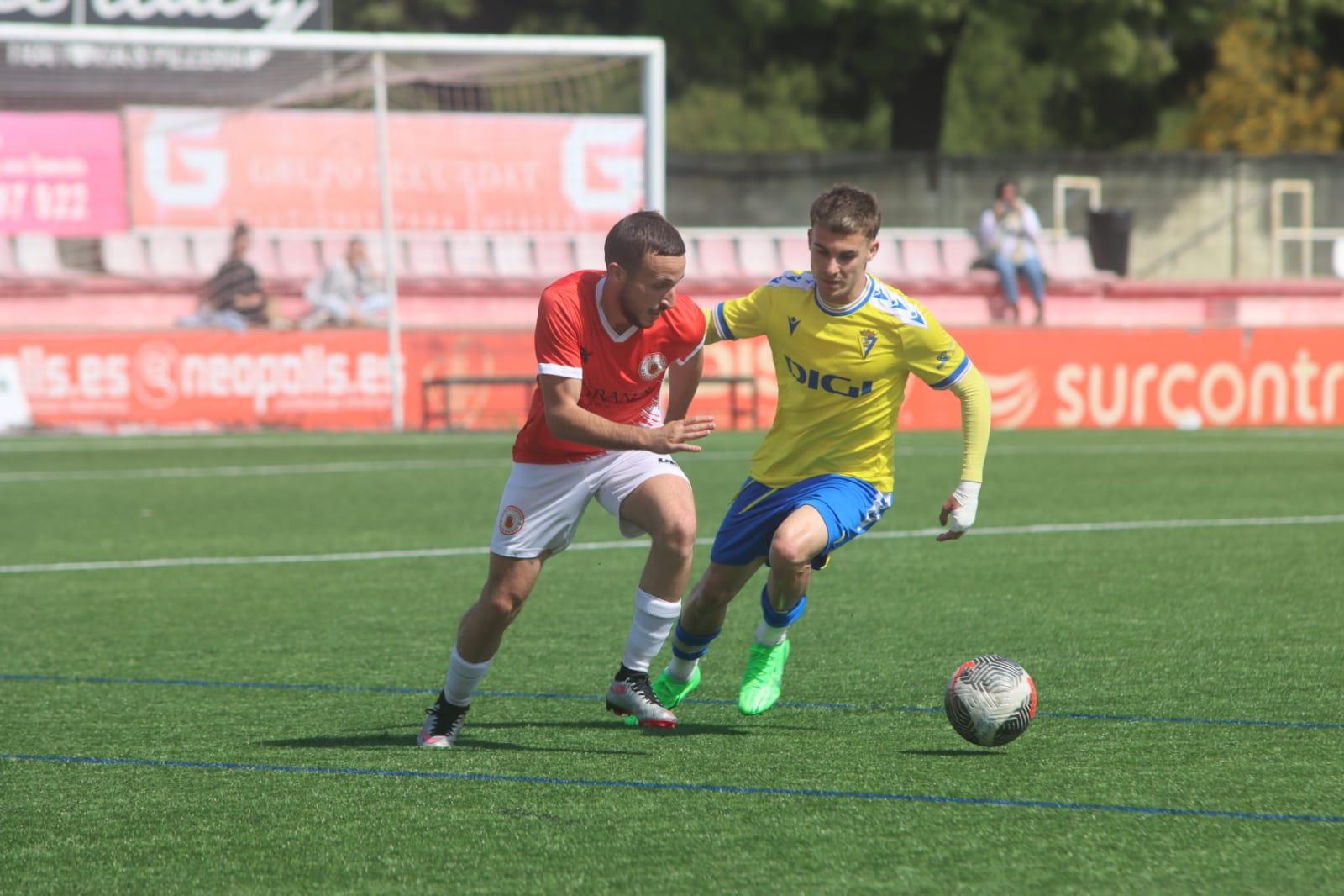 El CD San Roque saca un punto de prestigio ante el líder (1-1), pero ...