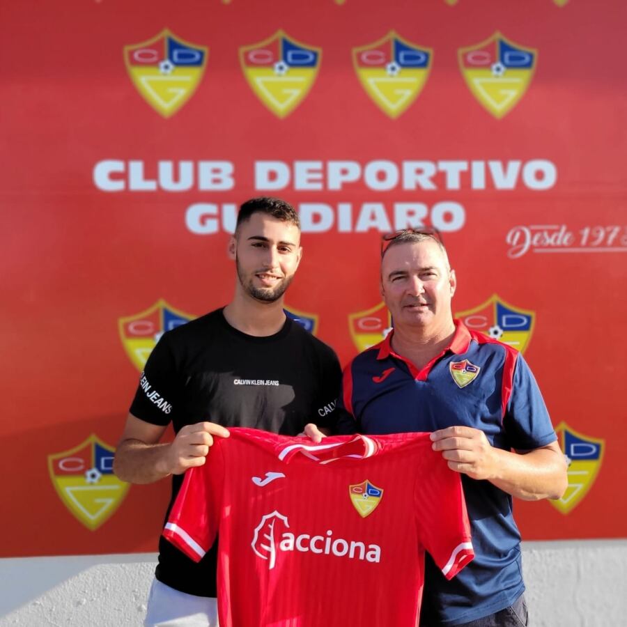 El defensa algecireño Bachir Bennor (AD Los Cortijillos), nuevo jugador del CD Guadiaro