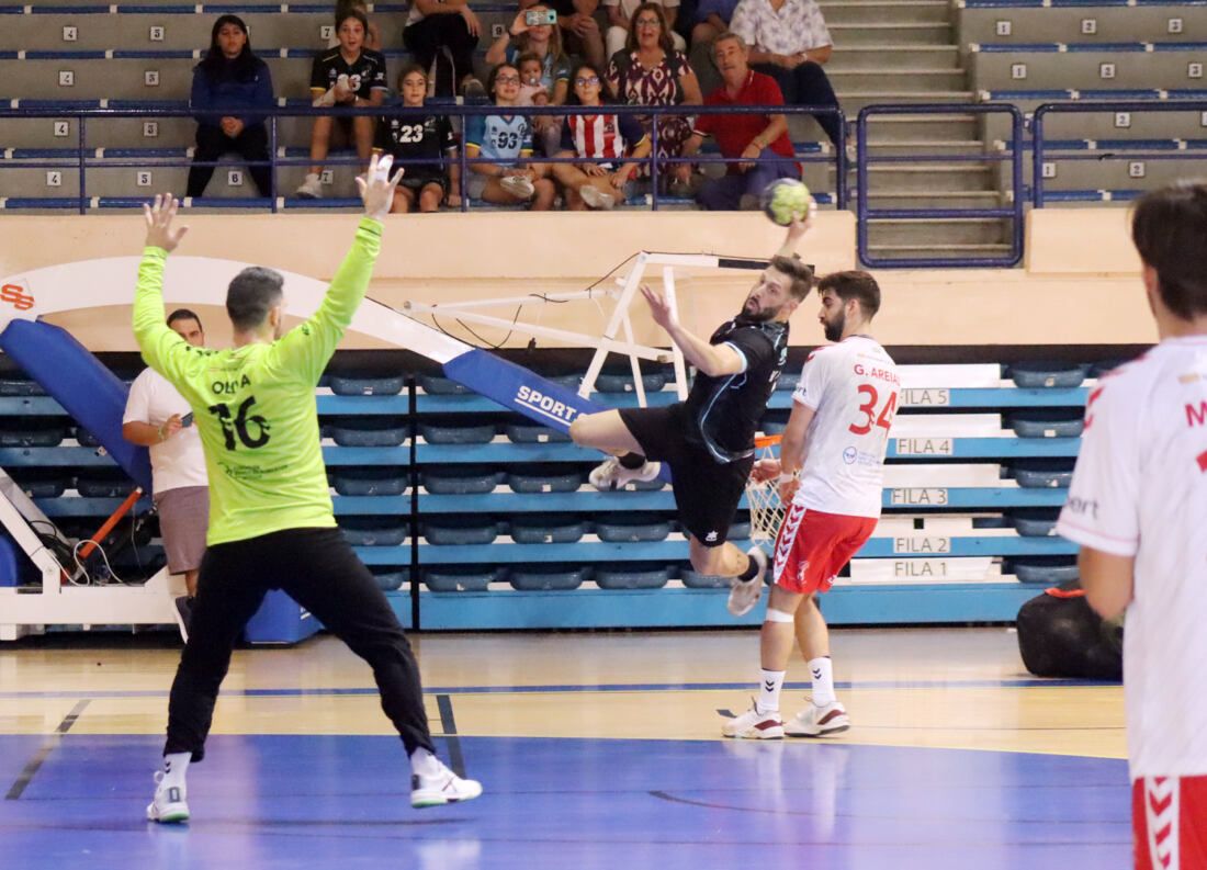 Al BM Ciudad de Algeciras se le sigue resistiendo el primer triunfo en ...