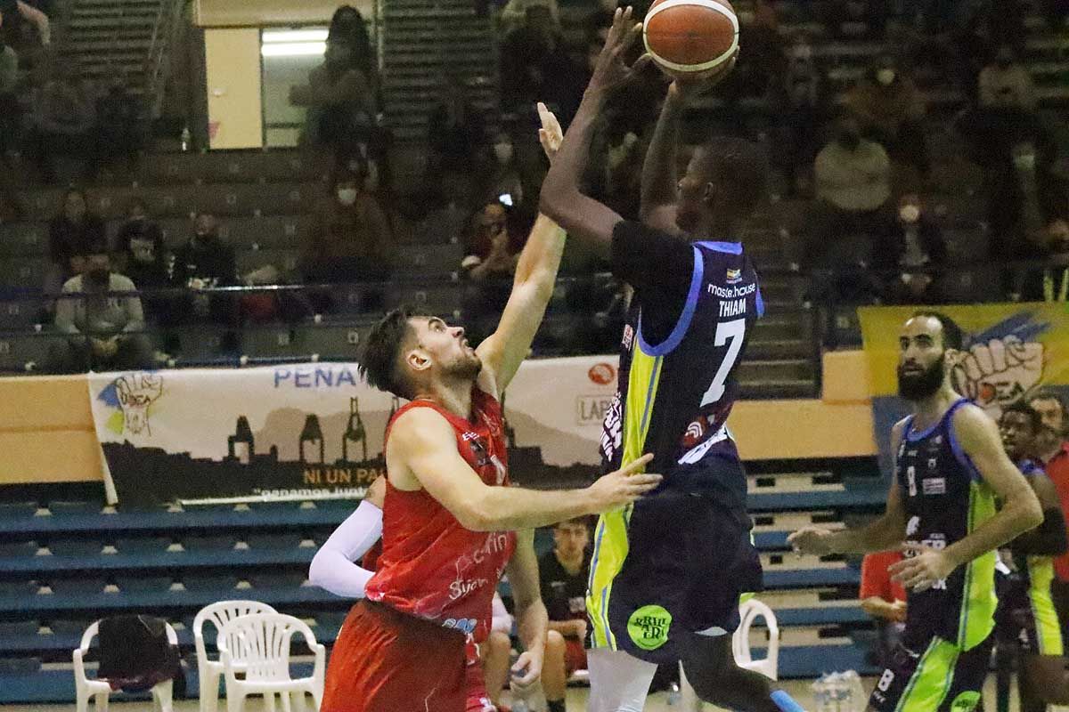 Issa Thiam sigue en las filas de UDEA Algeciras