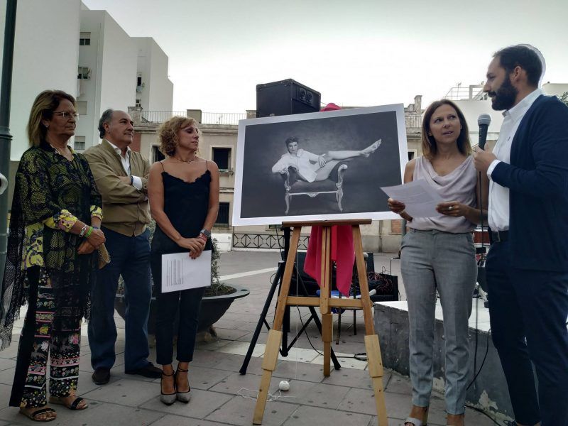 Bandera Rosa presenta nueva campaña en un sentido acto de homenaje a ...